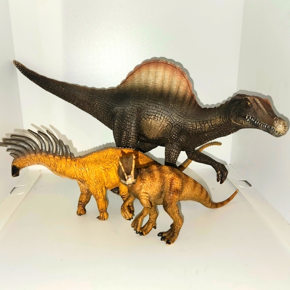 Toys | Lot Of Schleich Brand Dinosaur Figures Spinosaurus Bajadasaurus ...